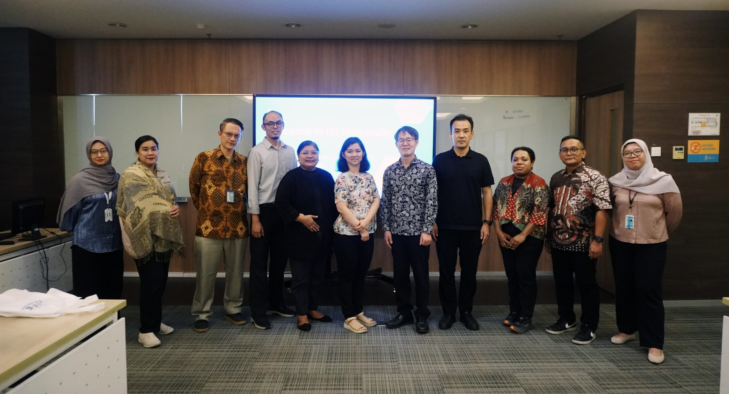 JIU Strengthens Academic Network through Visit to i3L University • JIU